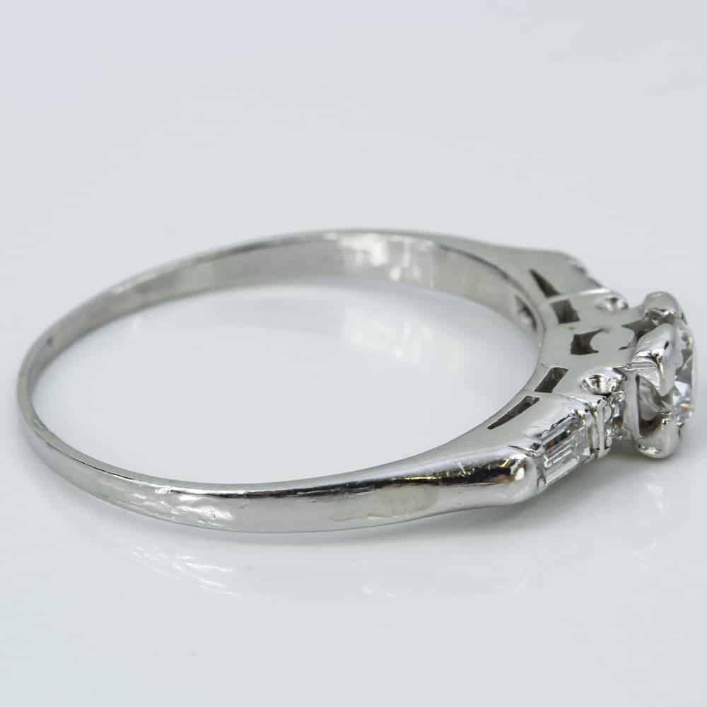 .900 Platinum Diamond Ring - A&V Pawn